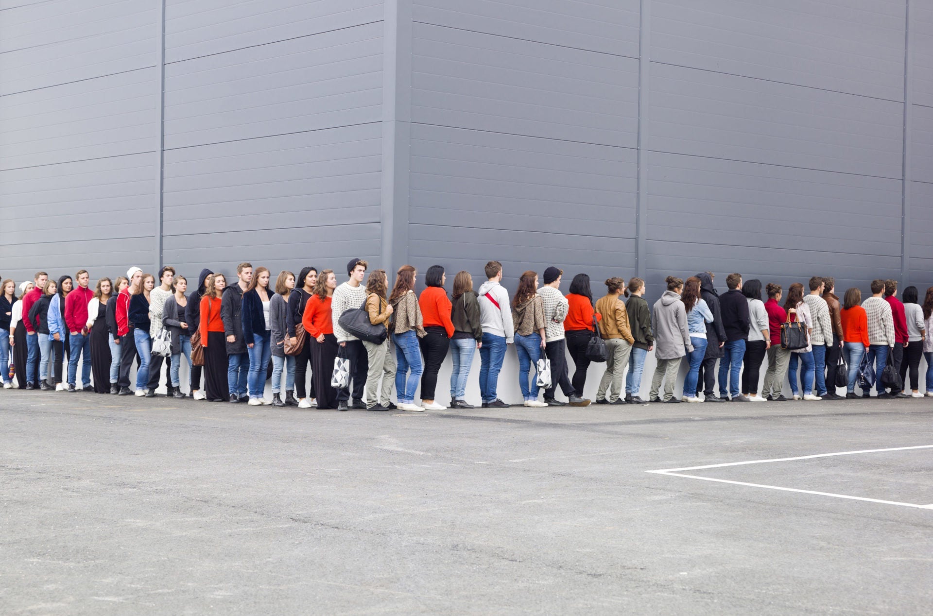 Posture Tips for Waiting in a Queue – Cayatch